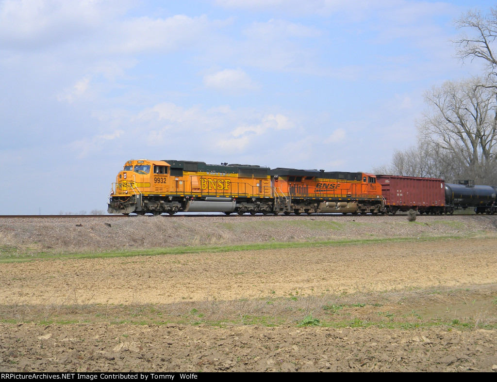 BNSF 9932